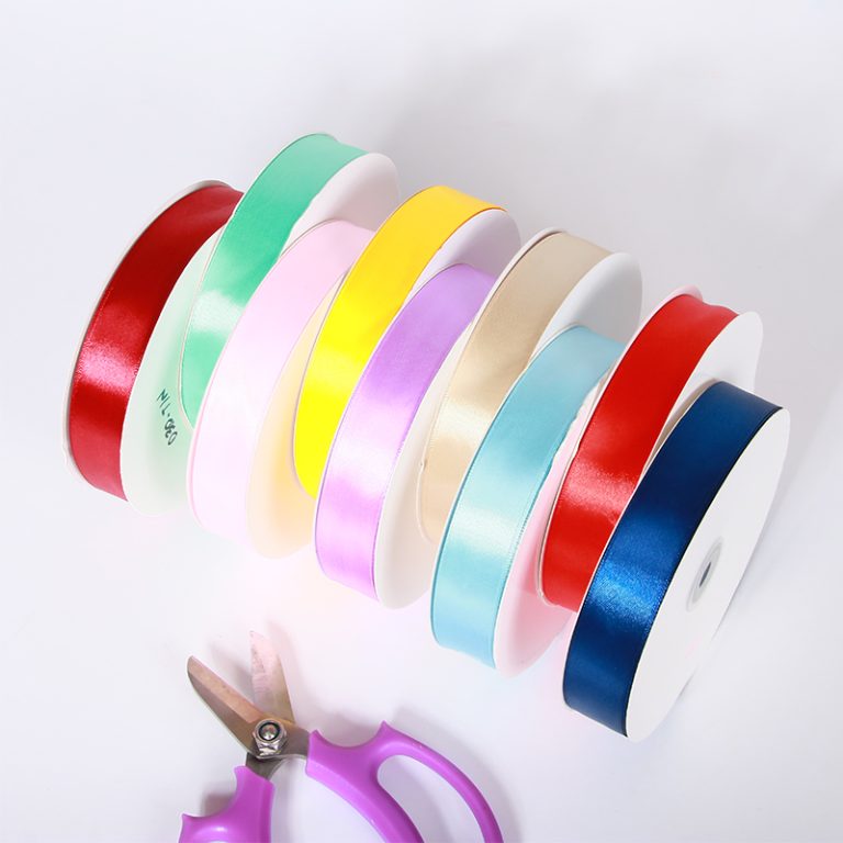 LISTON DE SATIN EN ROLLO 2.5 CM