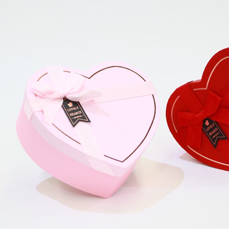 CAJAS NEGRAS DE CORAZON PARA FLORES